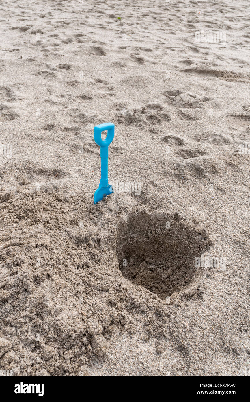 Se creuser dans un trou Banque de photographies et d’images à haute ...