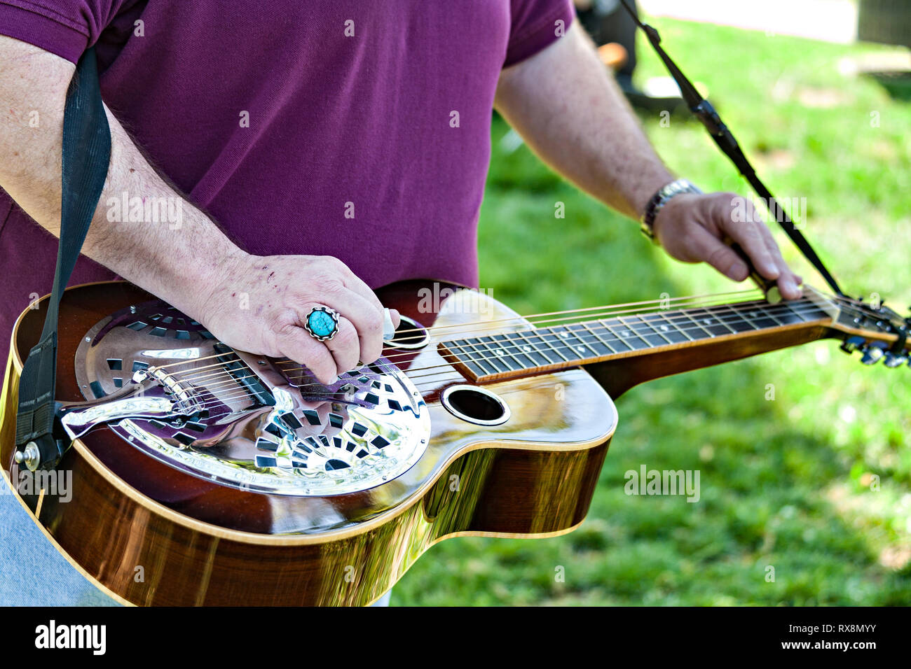 Dobro de guitare en acier Banque de photographies et d’images à haute ...