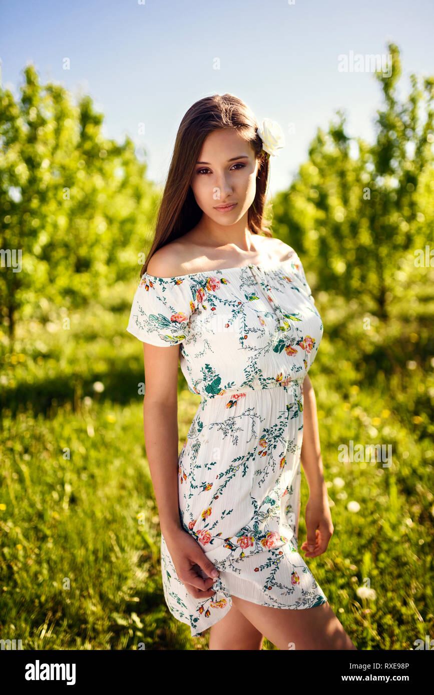 Robe de fleurs Banque de photographies et d’images à haute résolution ...