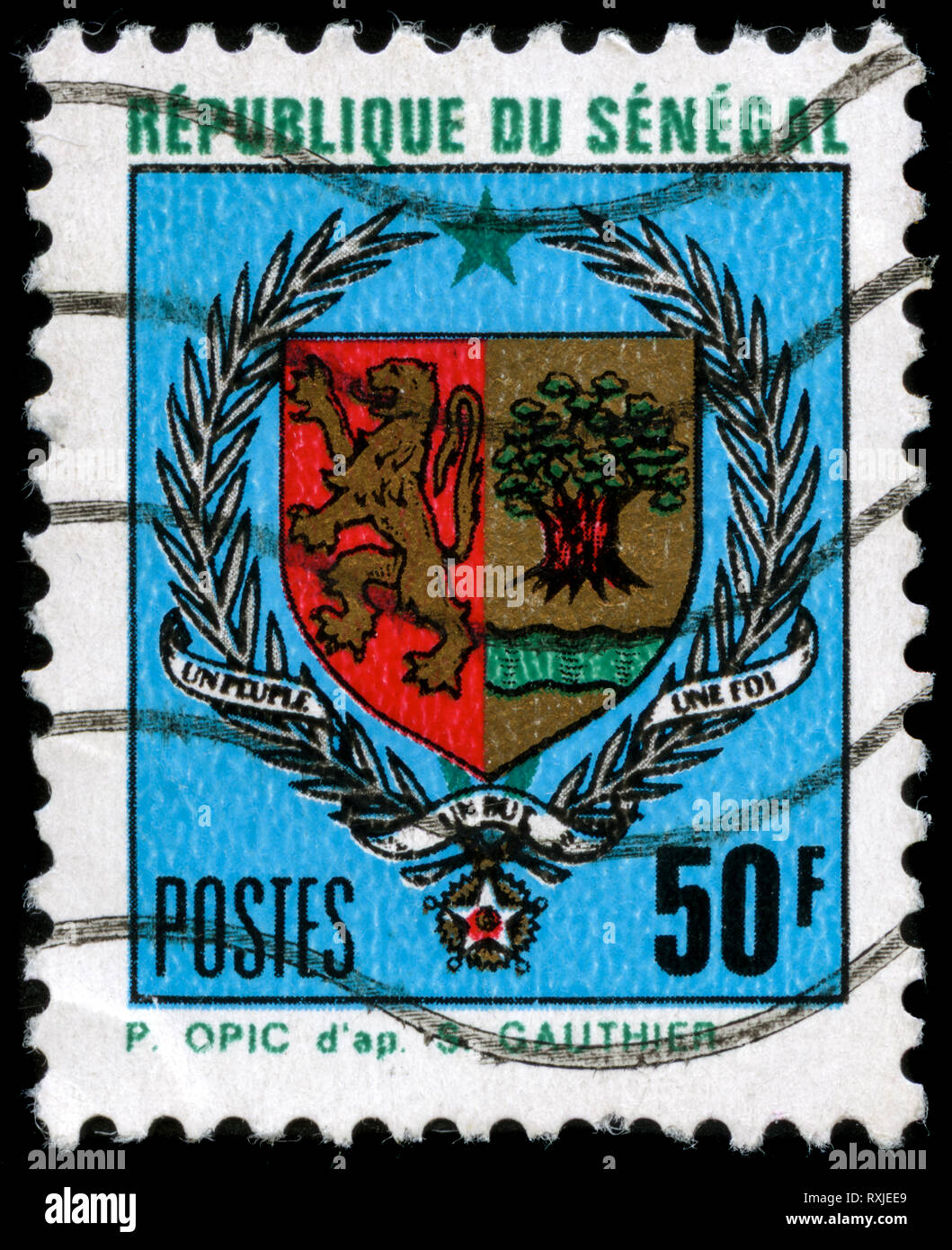 Timbre-poste du Sénégal dans les armoiries de la série émise en 1975 ...