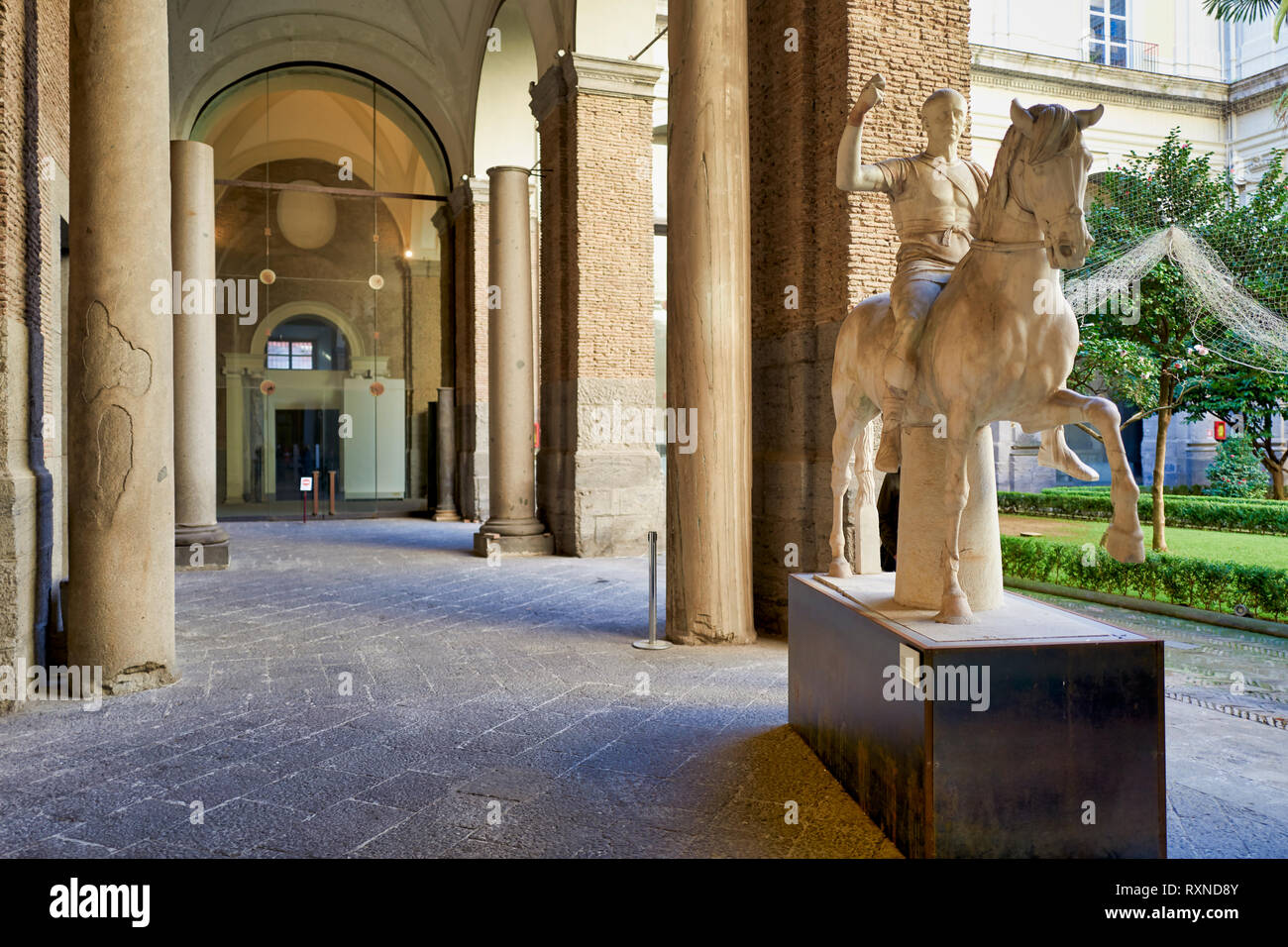 Archaeological museum of naples Banque de photographies et d’images à ...
