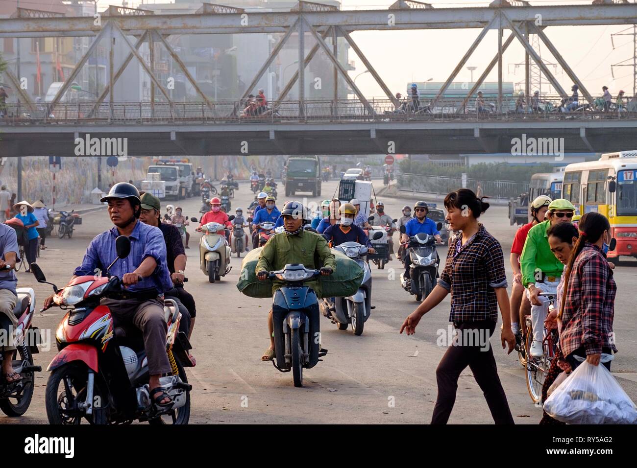 Hanoi bridge Banque de photographies et d’images à haute résolution - Alamy
