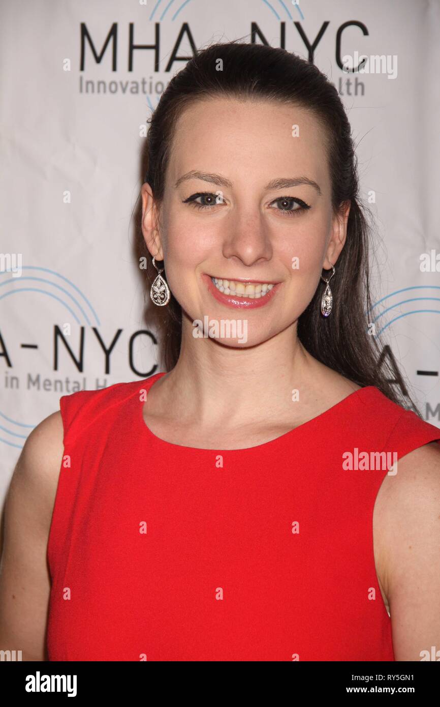 SARAH HUGHES 6-5-2012 à Hope Gala pour la santé mentale et des lésions ...