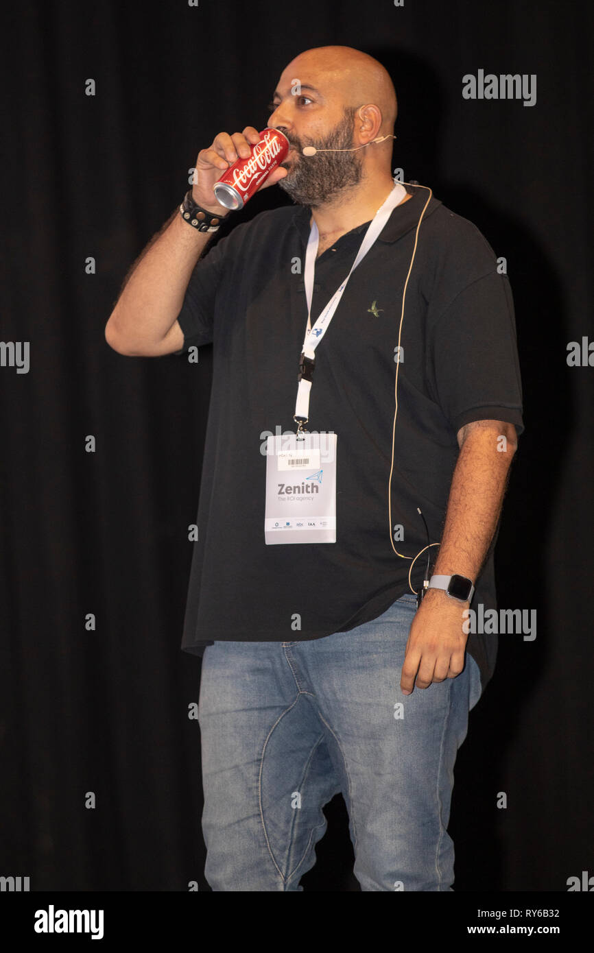 Coca cola arabe Banque de photographies et d’images à haute résolution ...