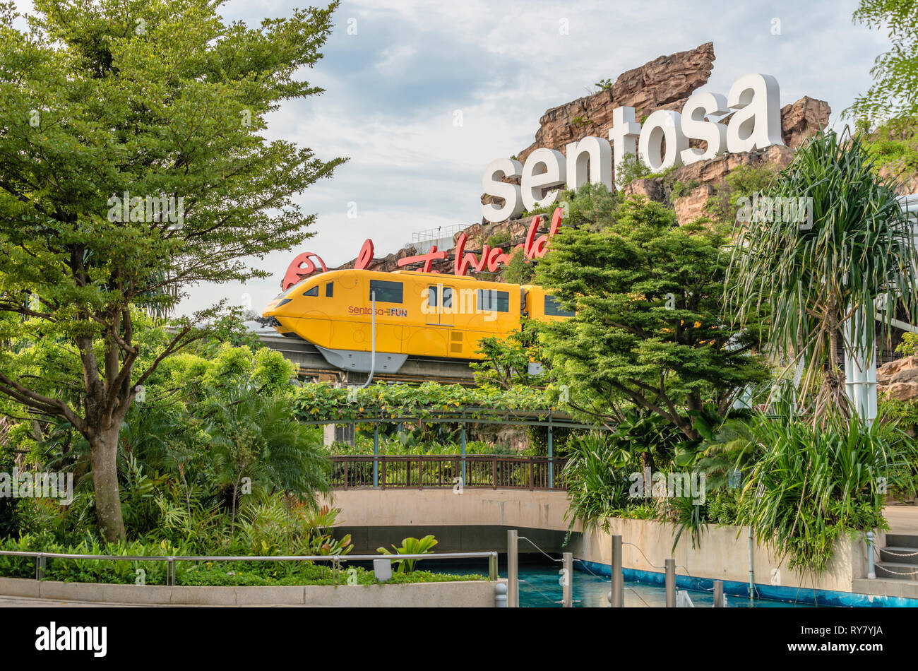 Sentosa island monorail train singapore Banque de photographies et d ...