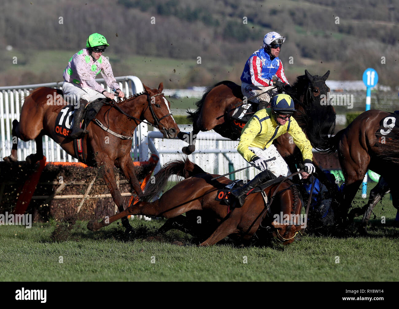 Champayne Dame monté par jockey Donagh Christian Auclair descend dans ...