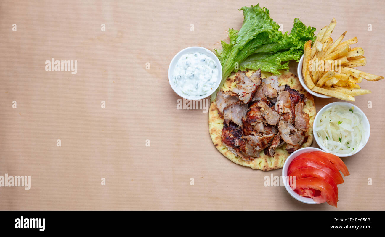 Shawarma gyros pita Banque de photographies et d’images à haute ...