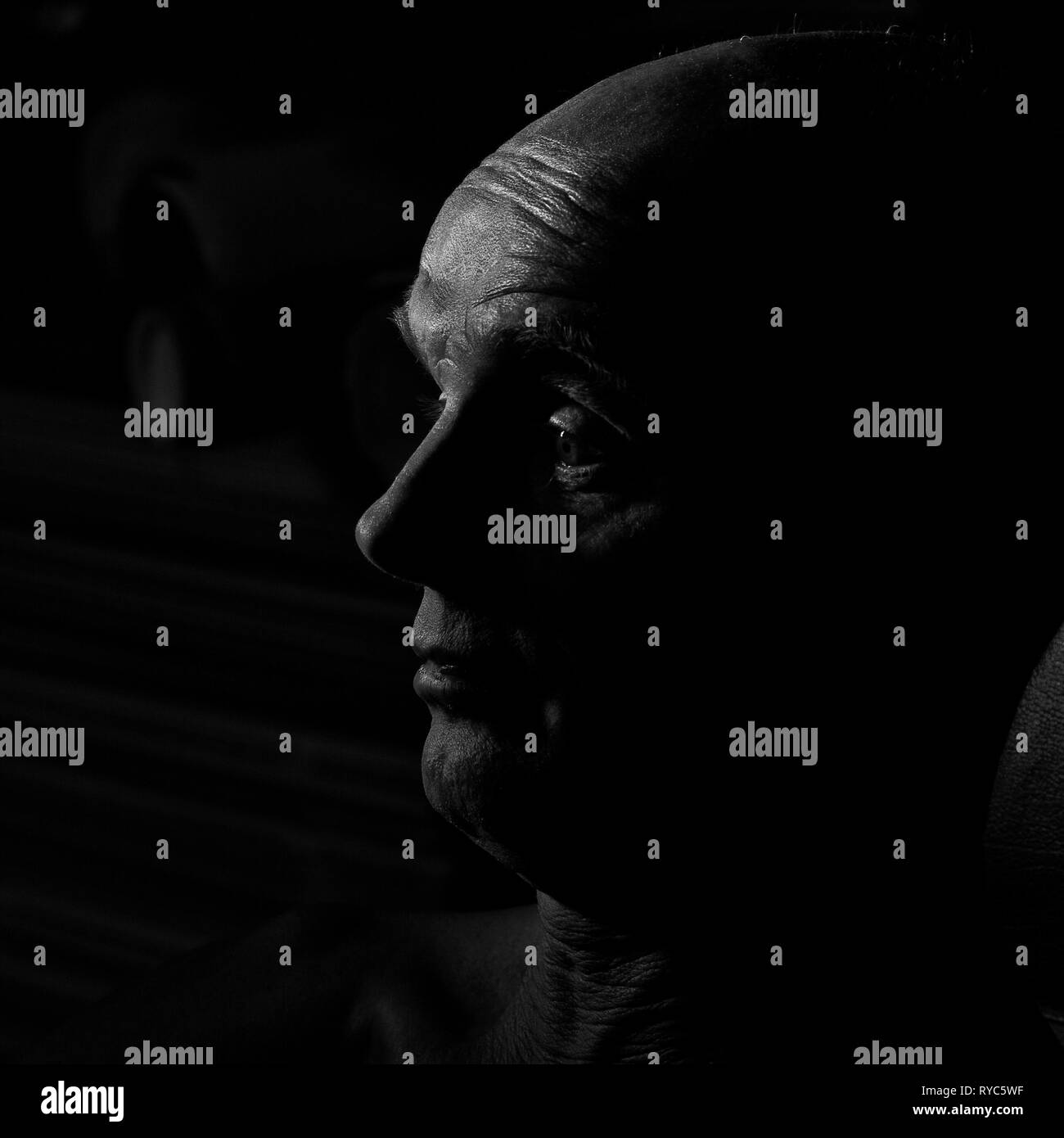 Homme blanc chauve Banque de photographies et d’images à haute ...