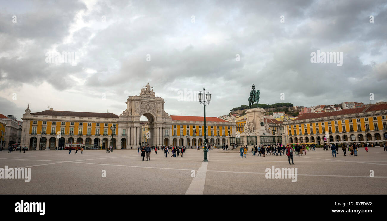 Commerce square praca do comercio à lisbonne Banque de photographies et ...