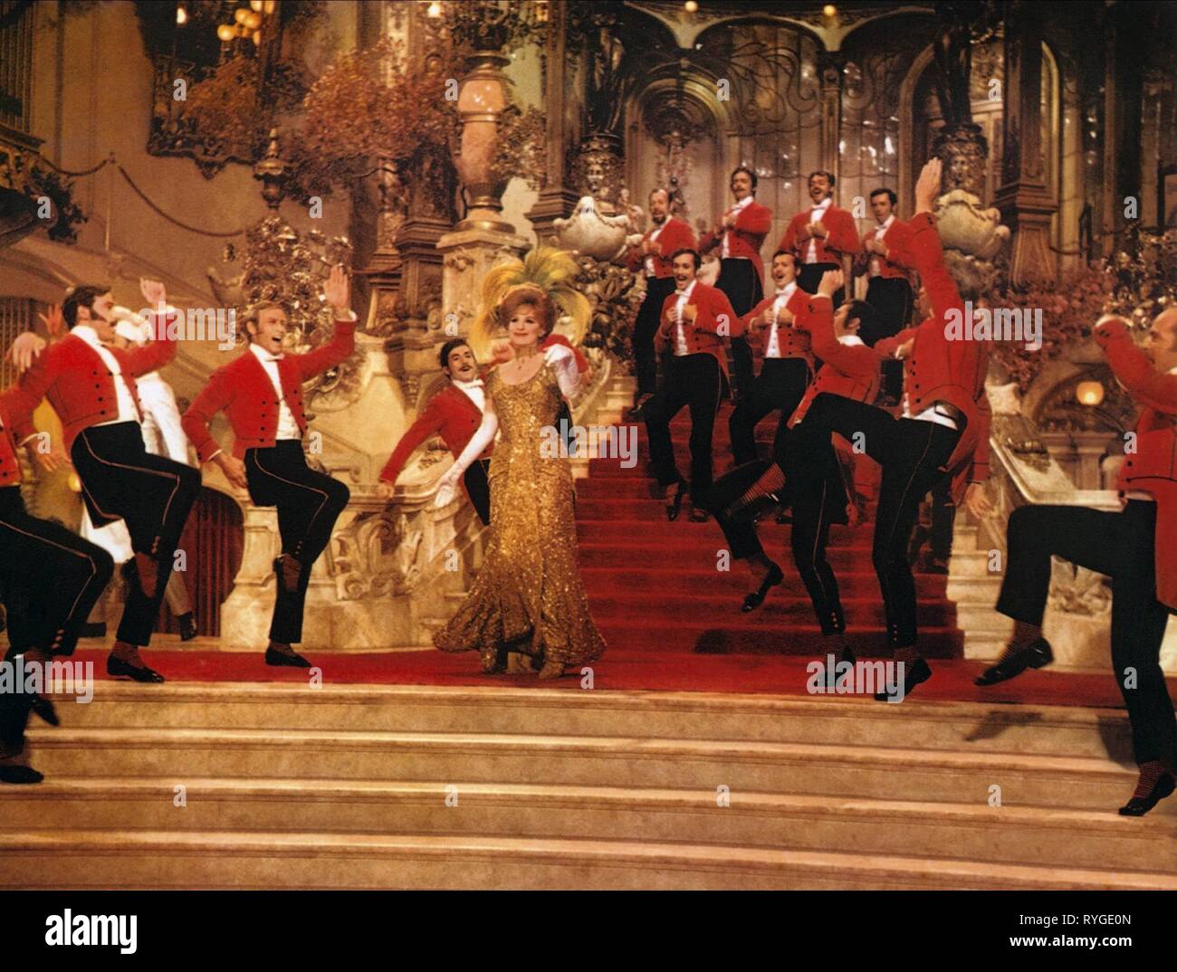 Hello dolly 1969 barbra streisand Banque de photographies et d’images à haute résolution - Alamy