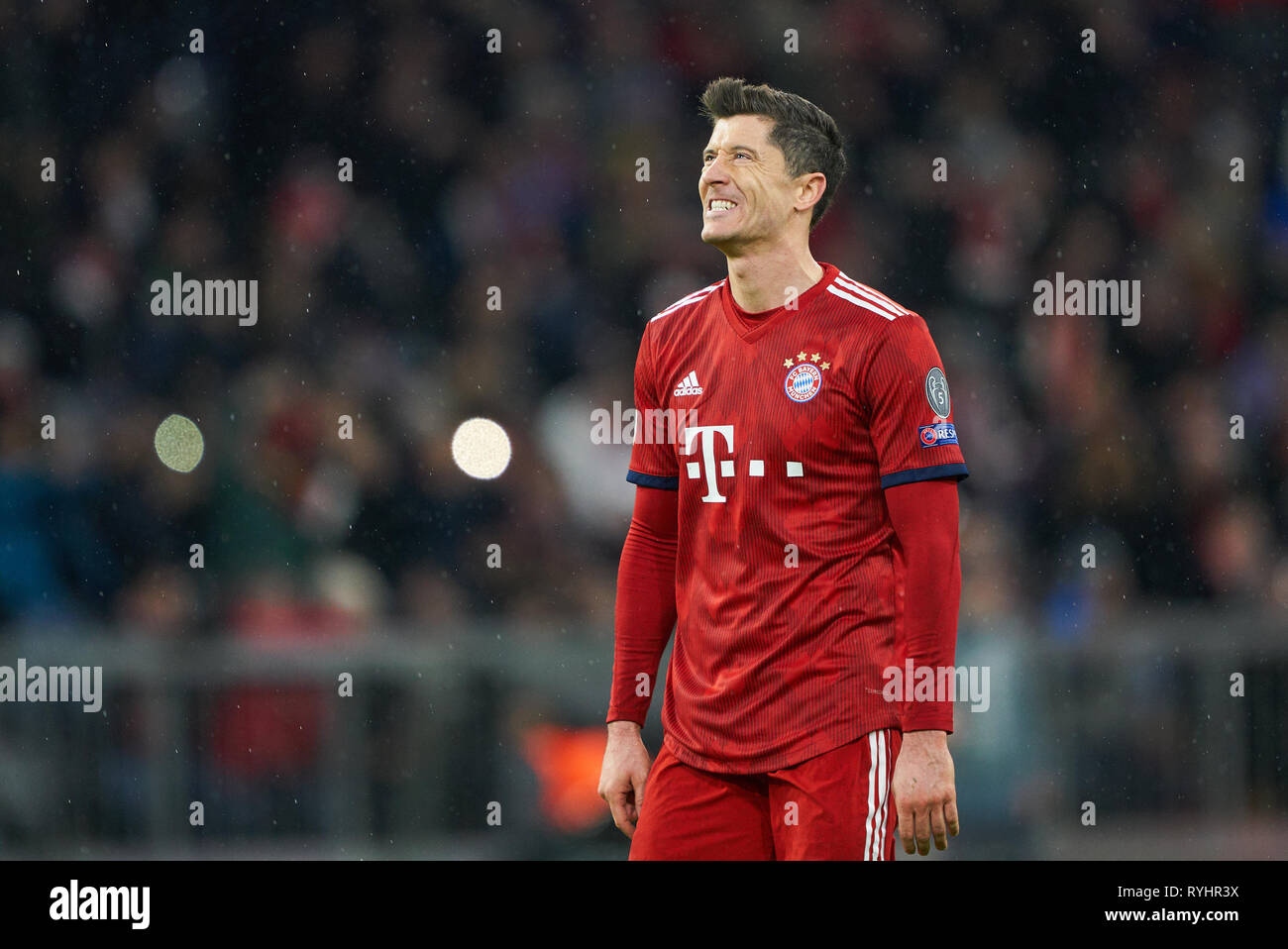 Robert lewandowski sadness Banque de photographies et d’images à haute ...