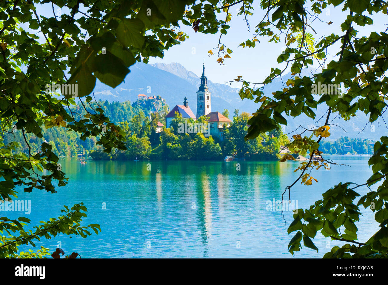 Le lac de Bled, le lac le plus célèbre en Slovénie avec l'île de l ...