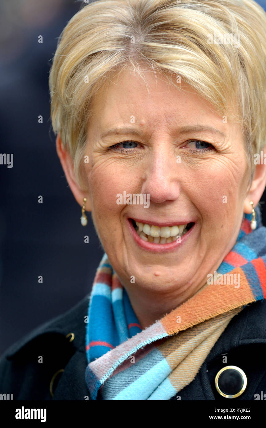 Angela smith mp Banque de photographies et d’images à haute résolution ...