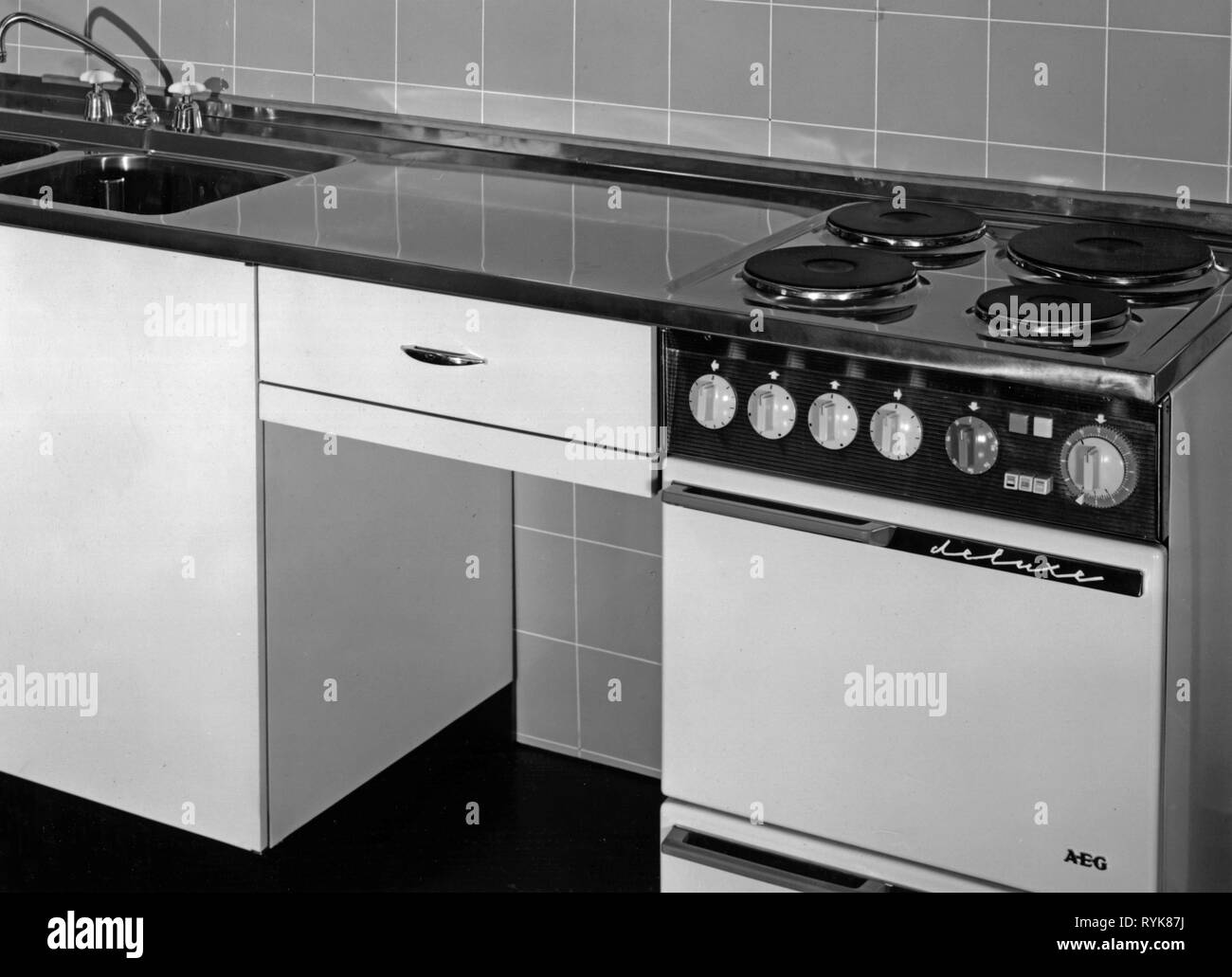 1960s kitchen stove Banque de photographies et d’images à haute ...