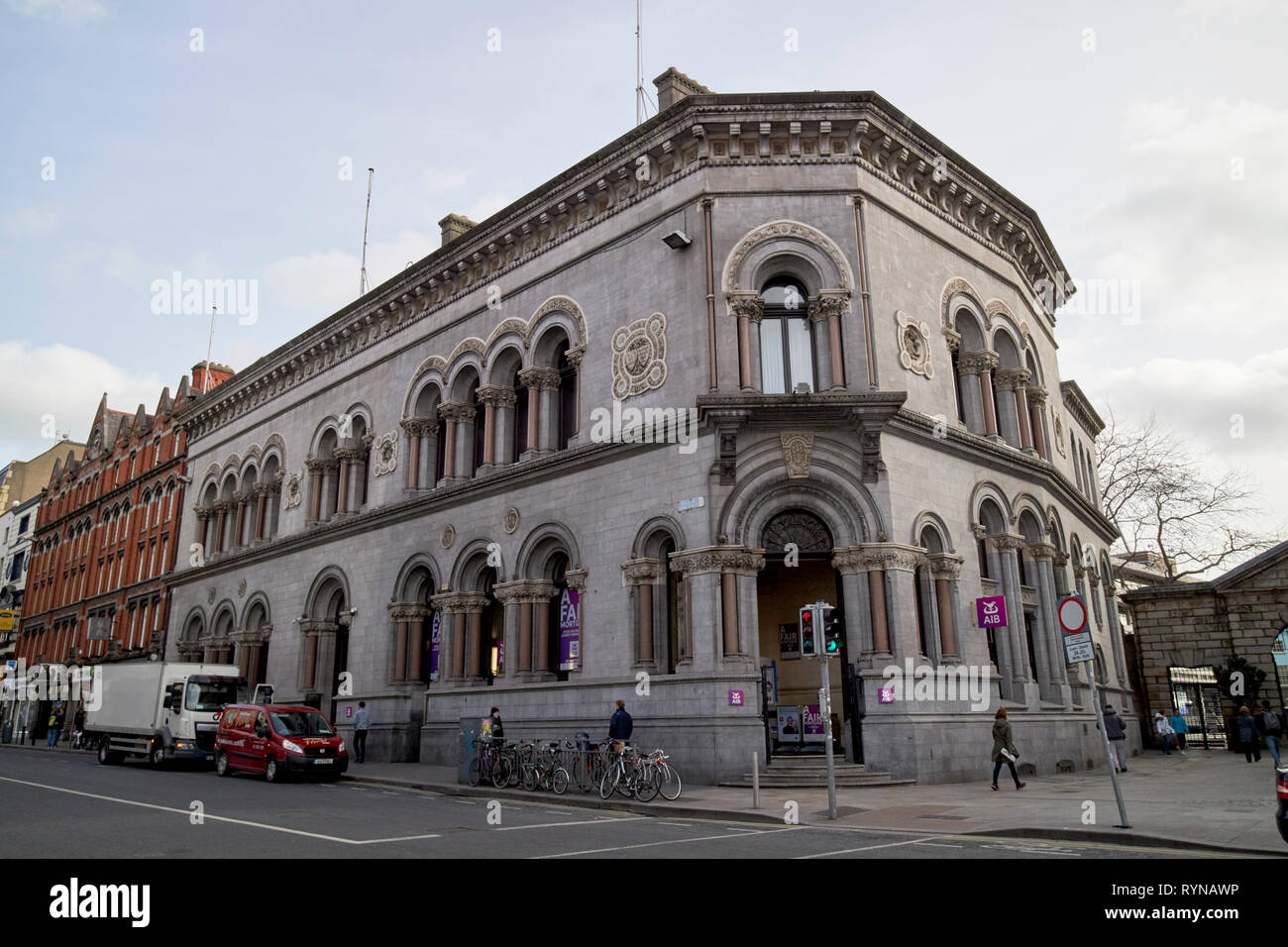 Aib bank centre sur Banque de photographies et d’images à haute ...