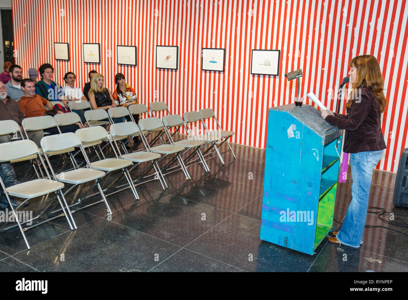Podium de lecture Banque de photographies et d’images à haute ...
