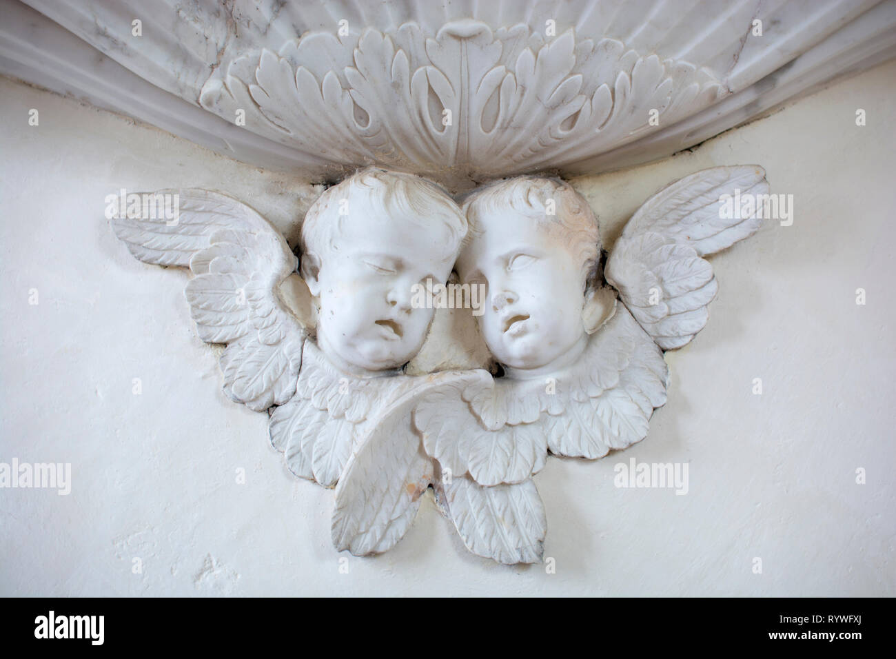 Cherubs head Banque de photographies et d’images à haute résolution - Alamy