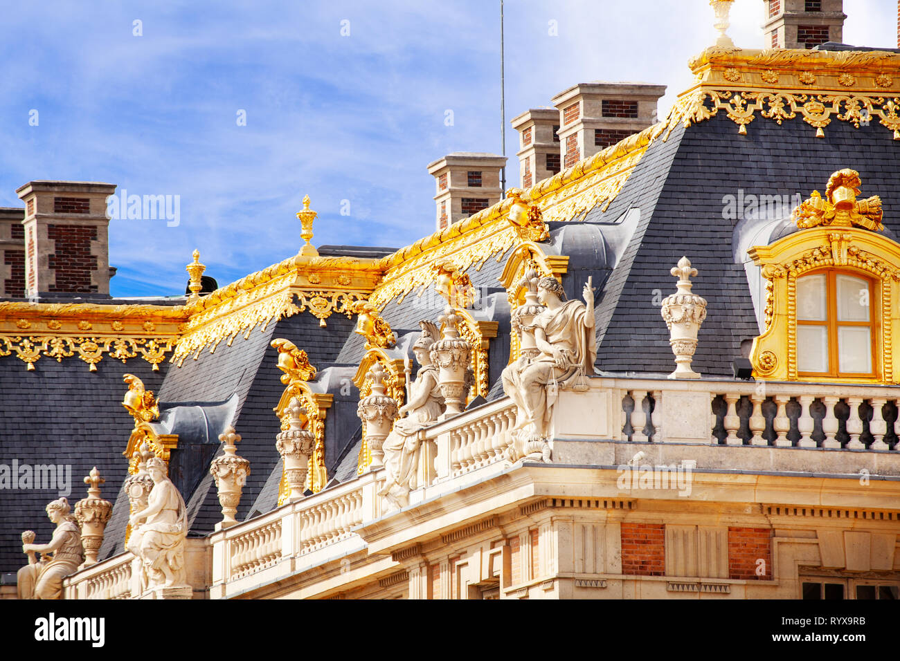 Chateau de versailles palace roof Banque de photographies et d’images à ...