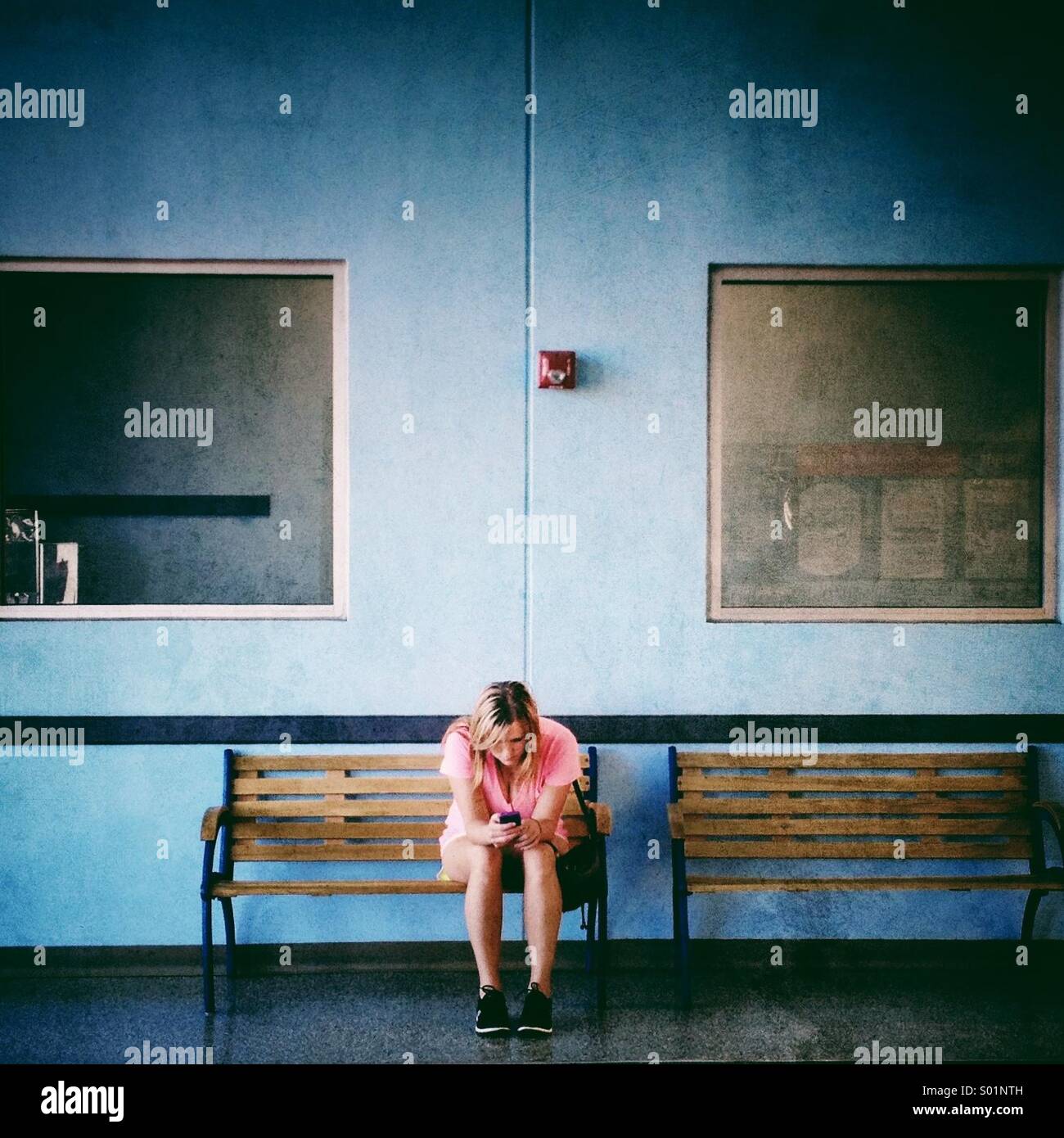 Attends quoi Banque de photographies et d’images à haute résolution - Alamy