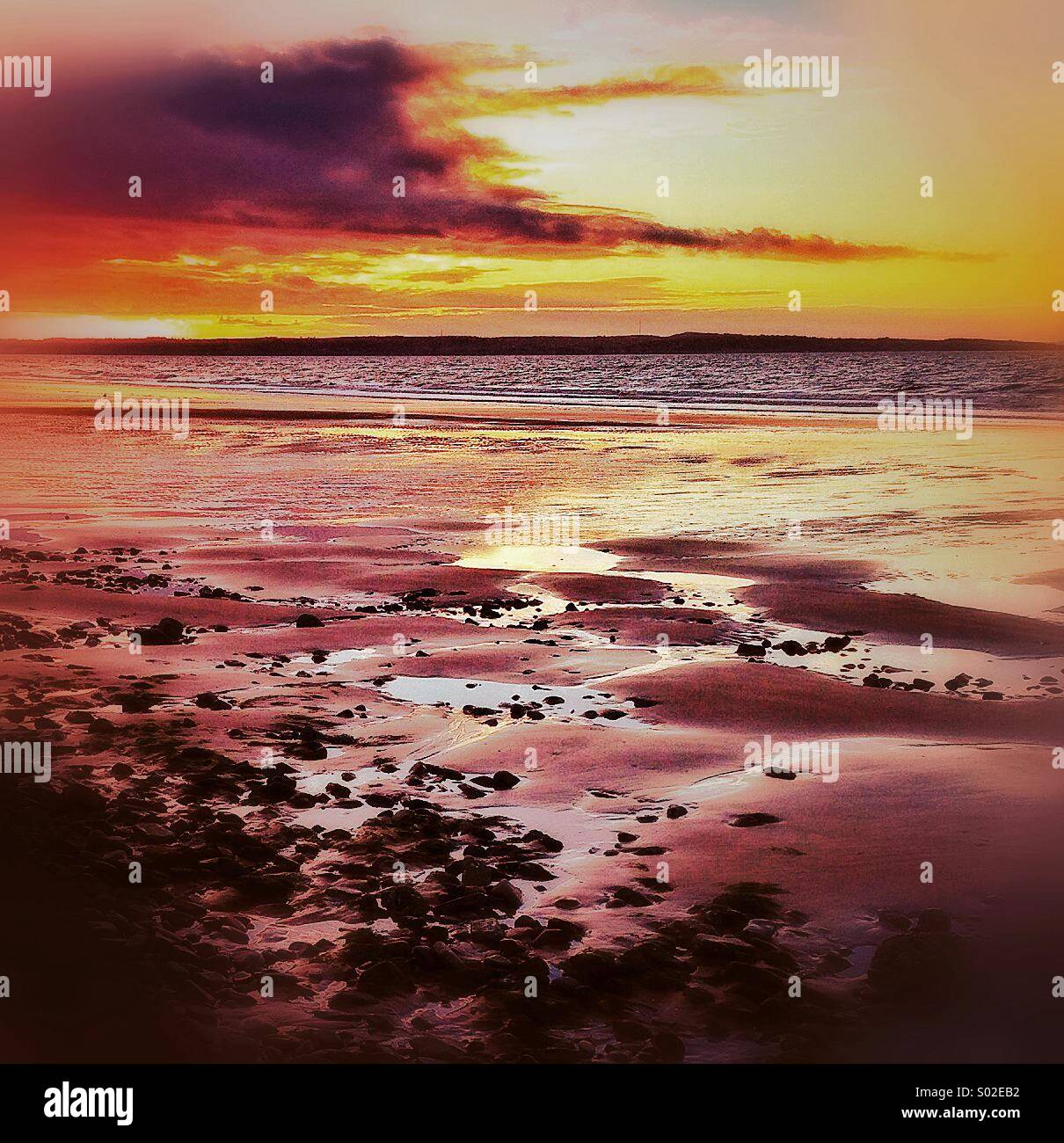 Nuit Ciel Rouge Banque d'image et photos - Alamy