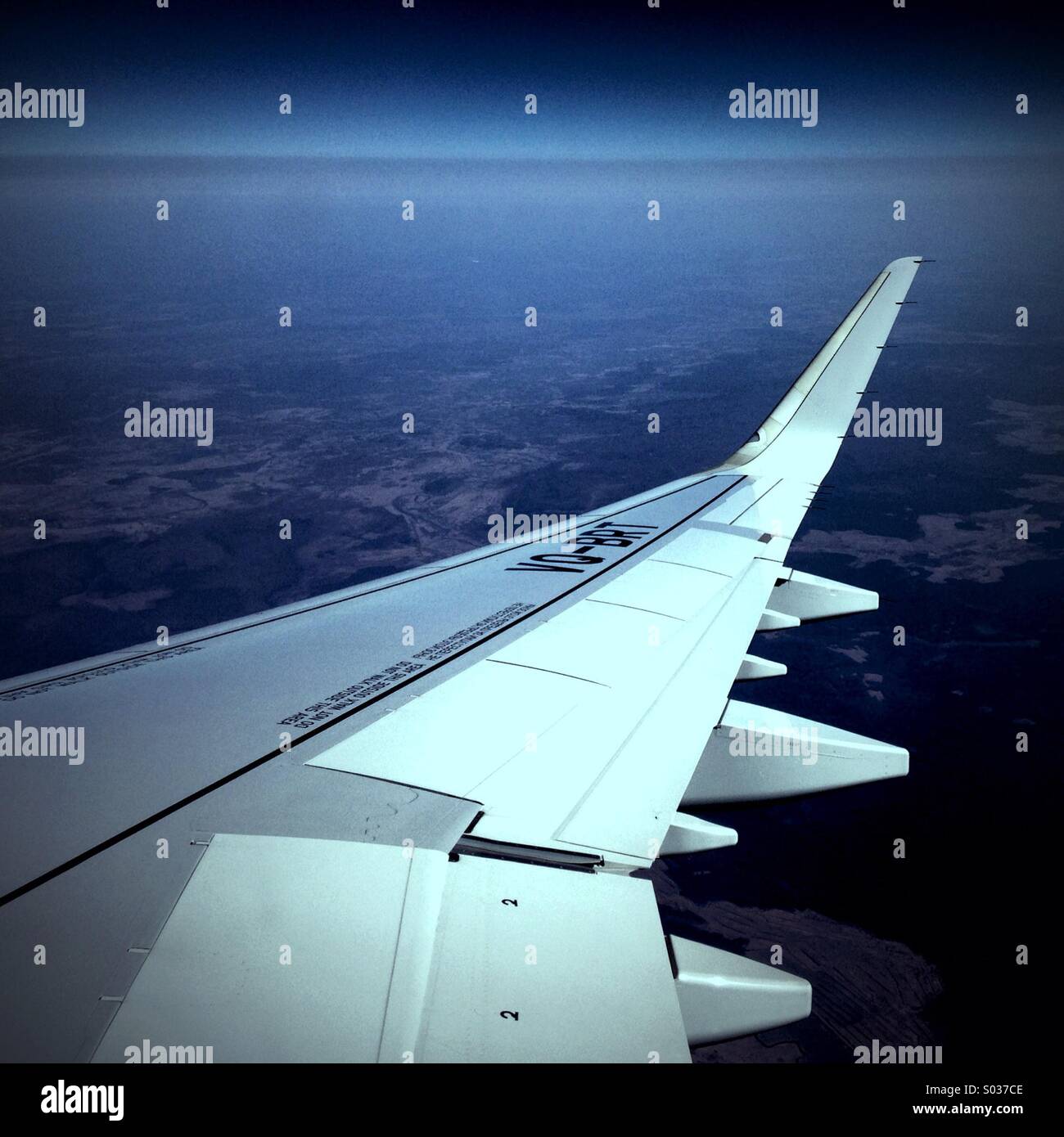 Airbus a321 wing Banque de photographies et d’images à haute résolution ...