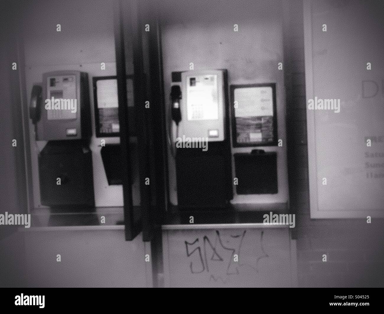 Telephone boxes Banque de photographies et d’images à haute résolution ...