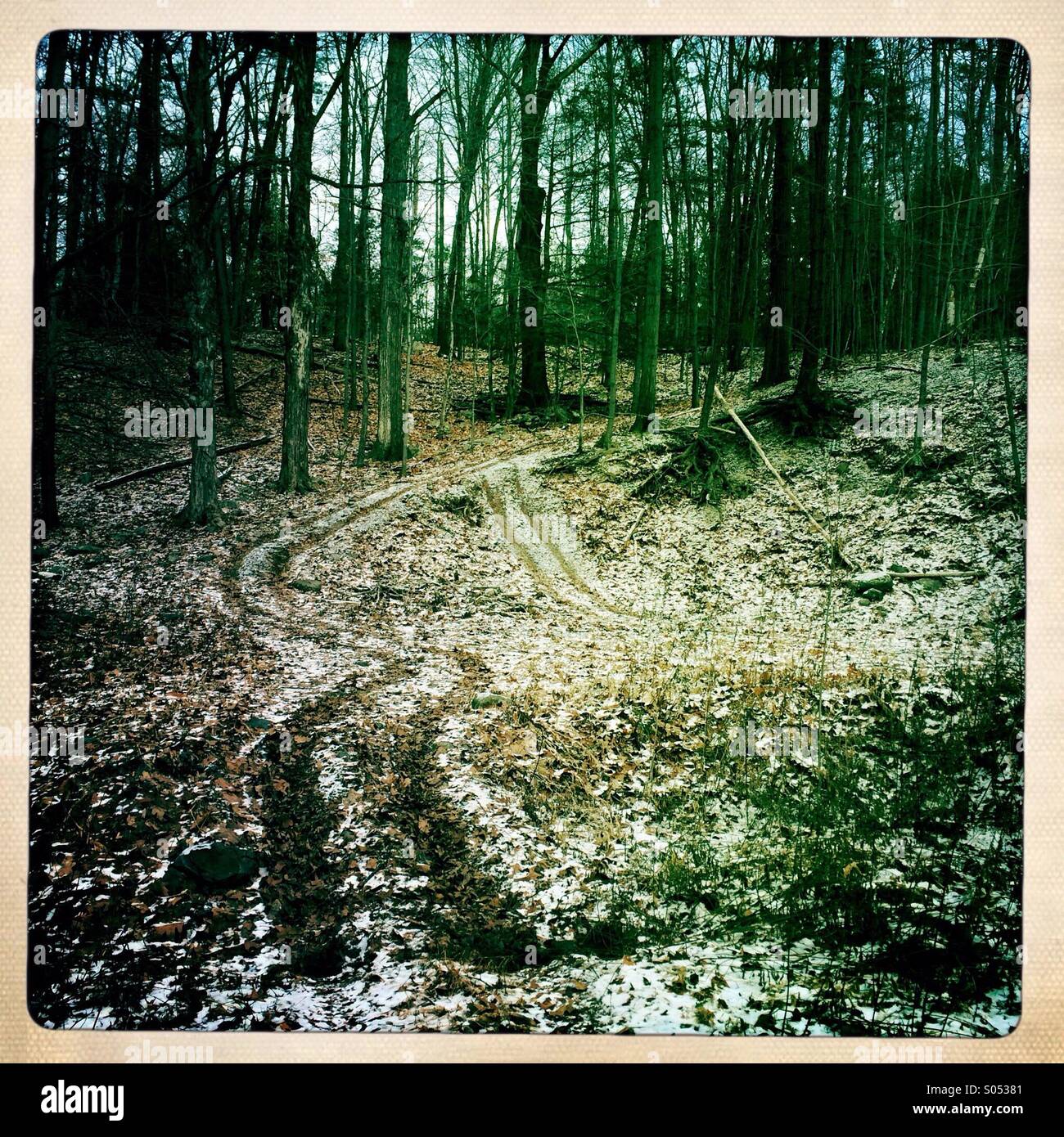 Deux rues ou routes Banque de photographies et d’images à haute ...