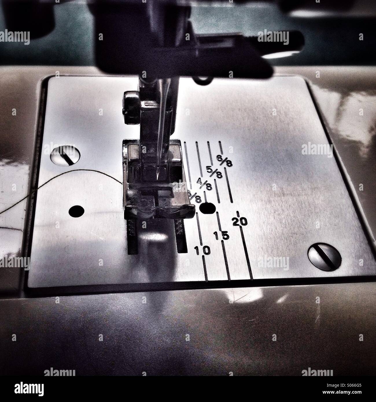 Aiguille machine a coudre Banque de photographies et d’images à haute ...