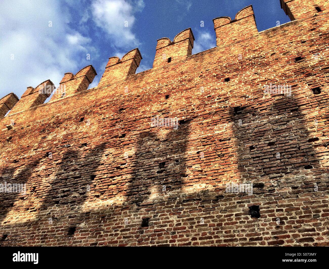 Mur château médiévale Banque de photographies et d’images à haute ...