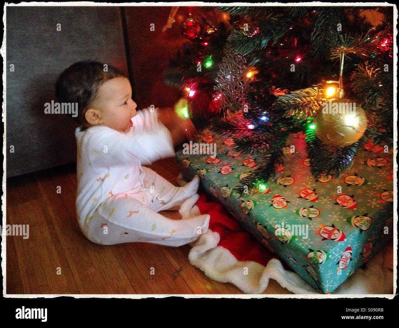 Babys premier noel Banque de photographies et d’images à haute ...