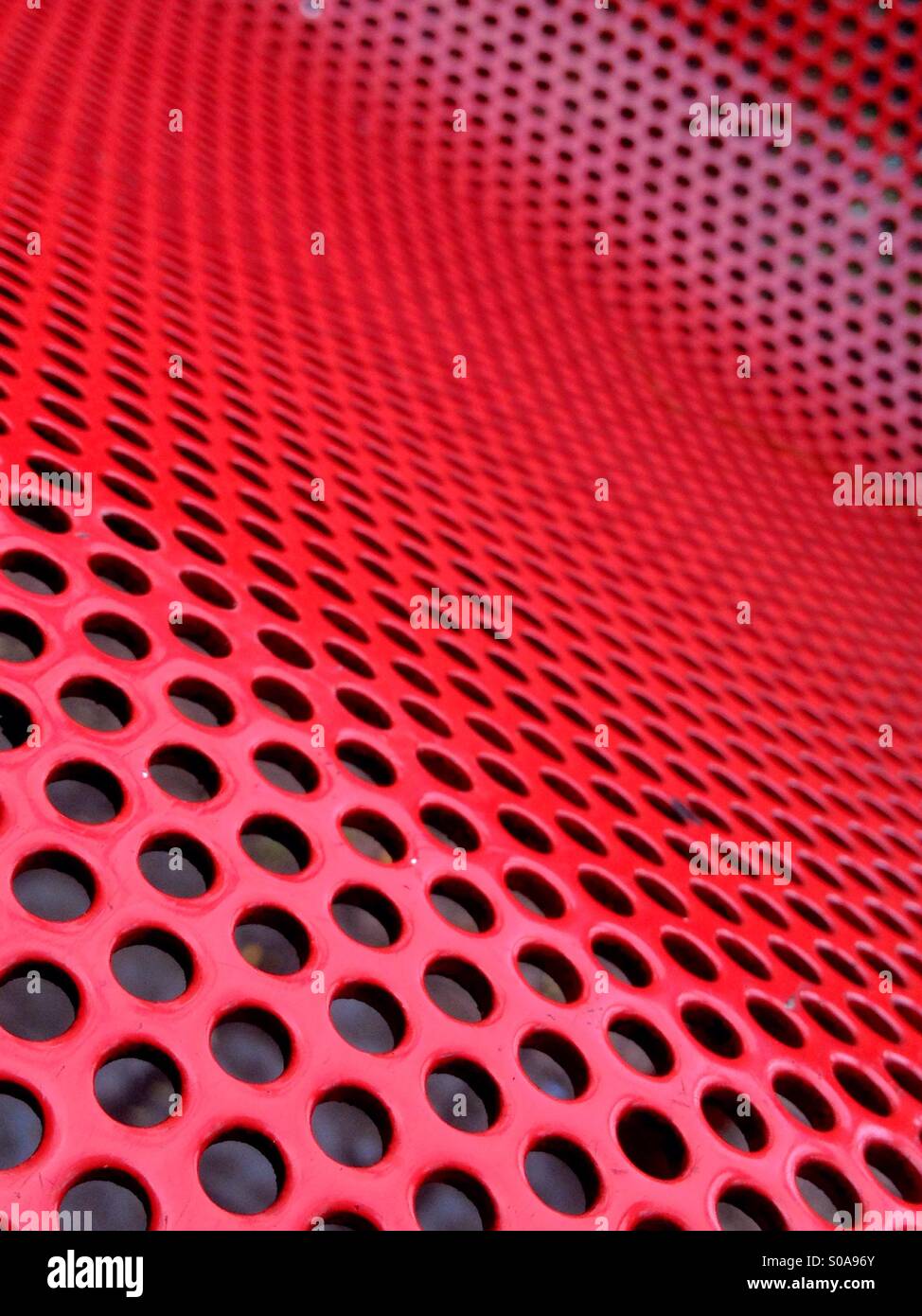 En acier perforé Photo Stock - Alamy