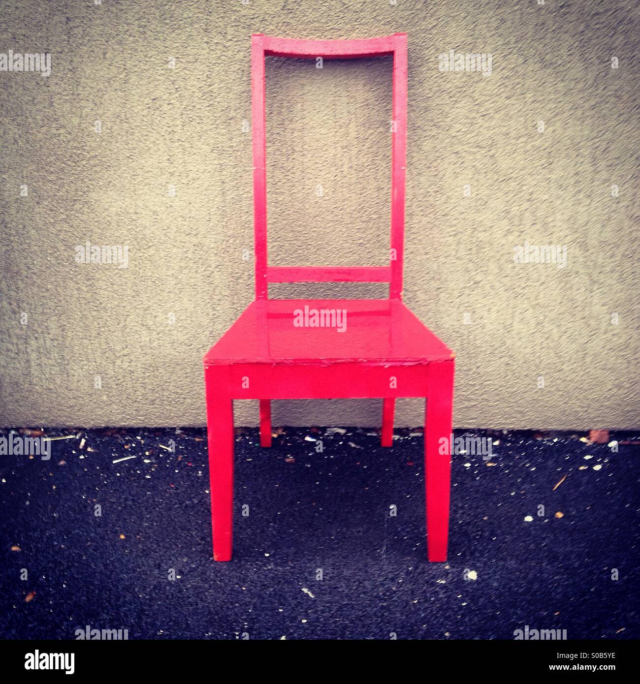 Chaise rouge Banque de photographies et d’images à haute résolution - Alamy