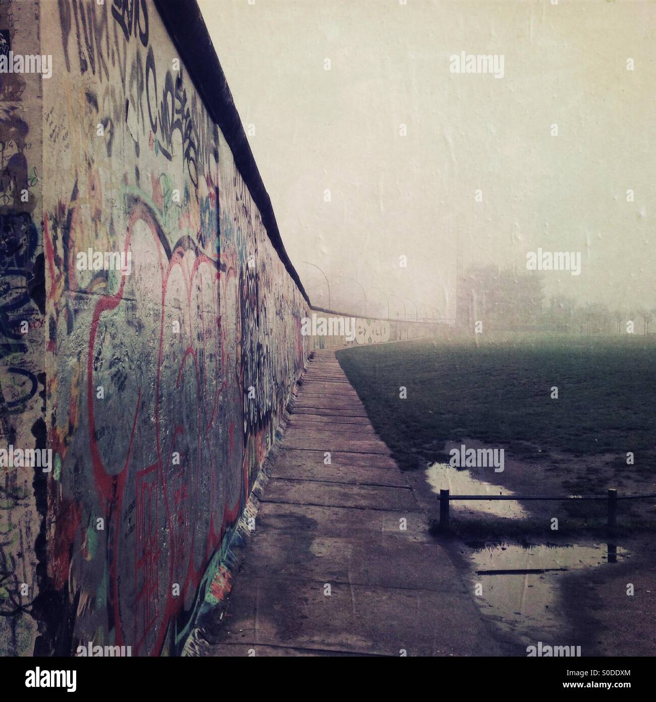 Mur de berlin Banque de photographies et d’images à haute résolution ...