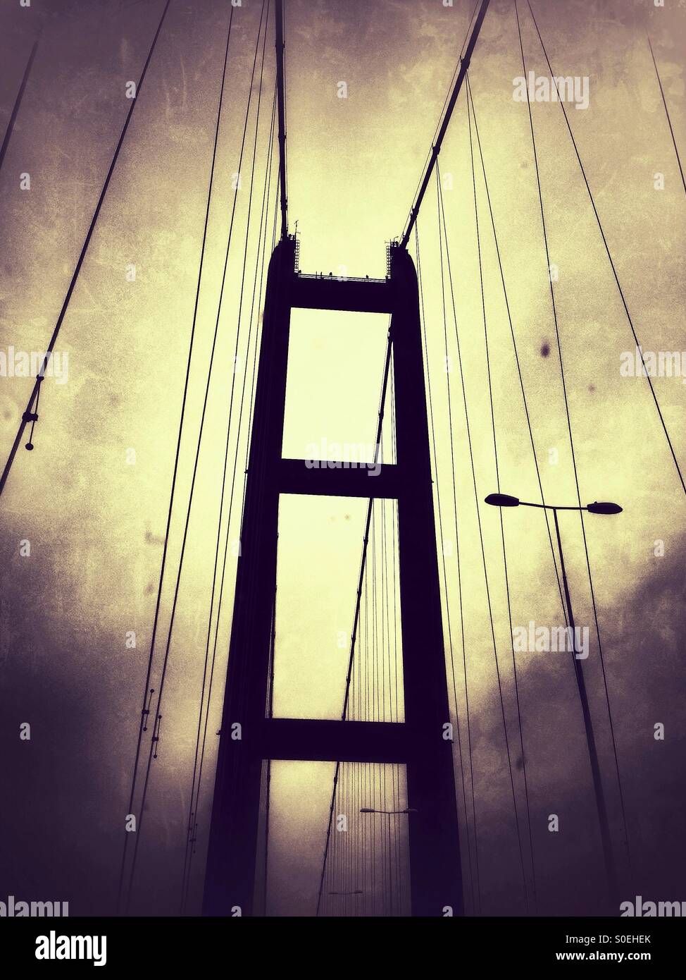 Pont Suspendu Silhouette Banque d'image et photos - Page 2 - Alamy