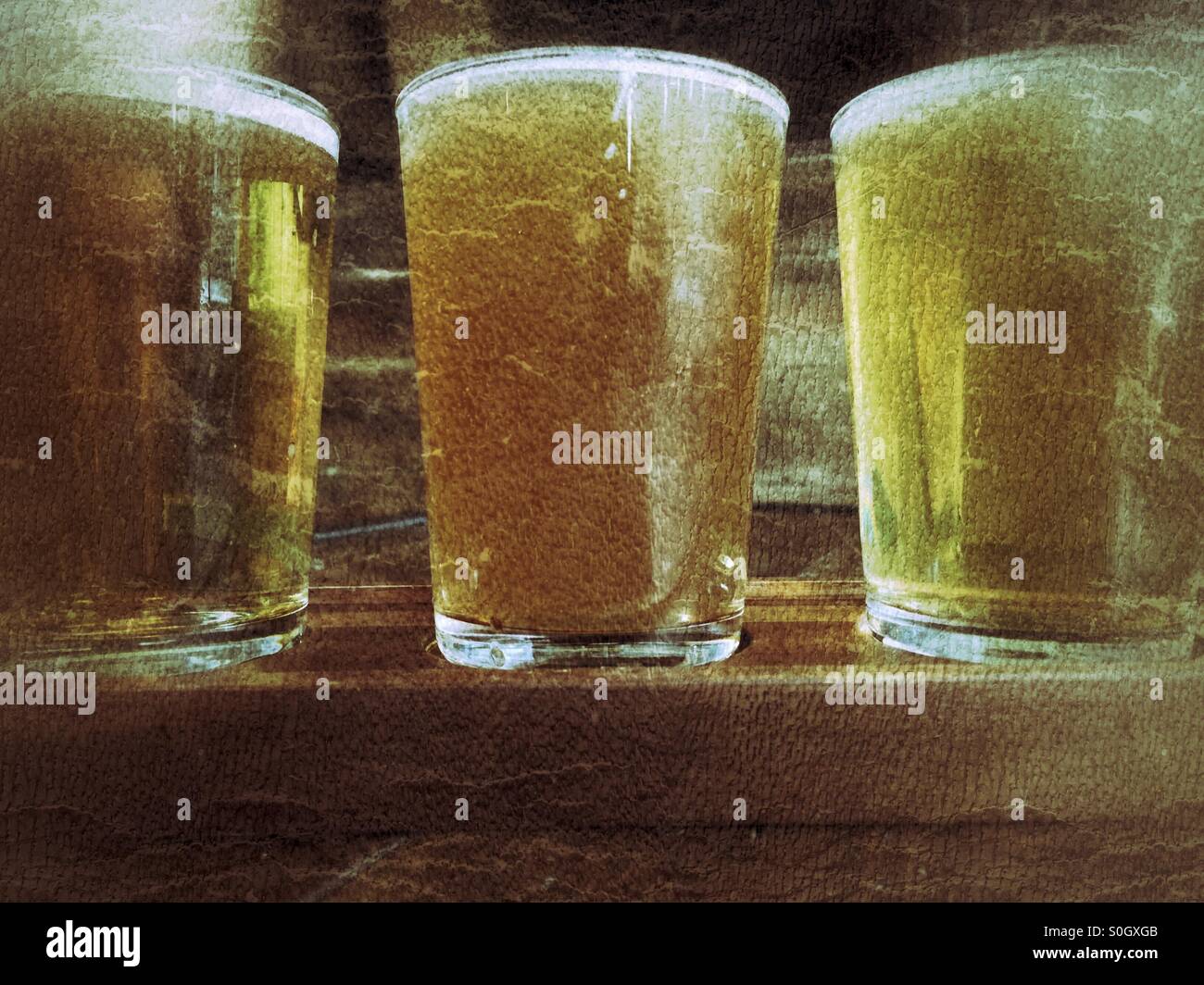Pintes de bière Banque de photographies et d’images à haute résolution ...