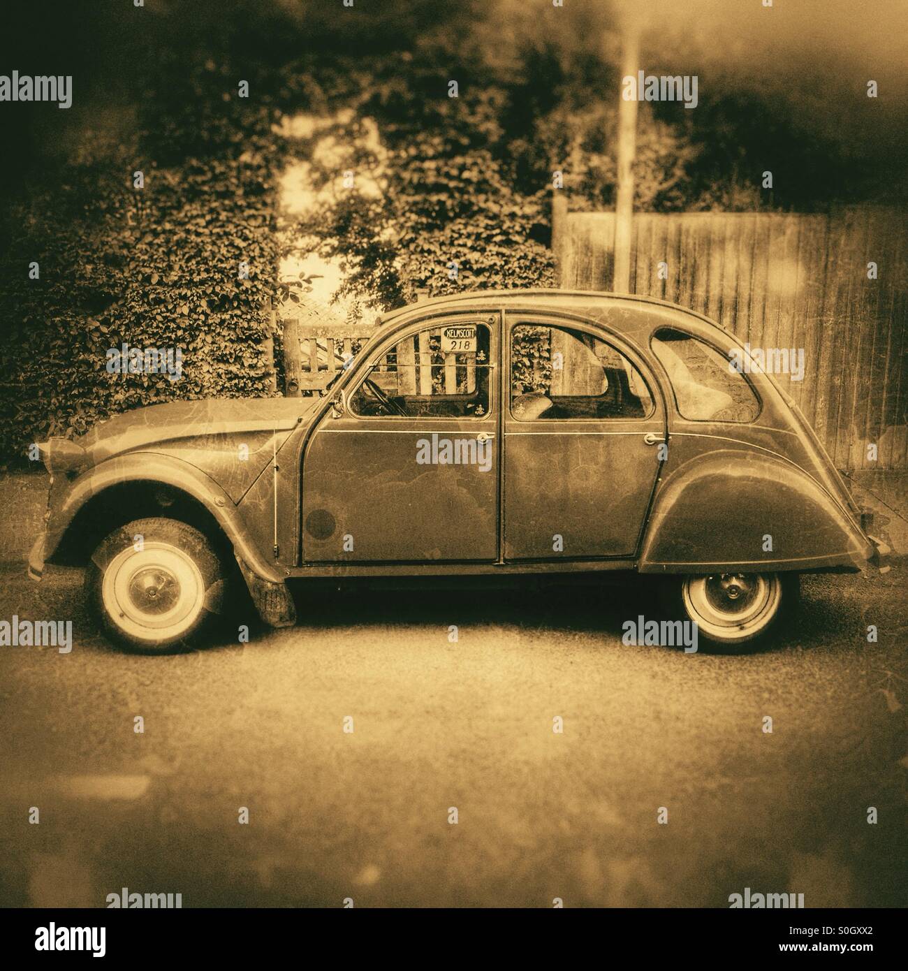 Citroen 2cv voiture Banque de photographies et d’images à haute ...