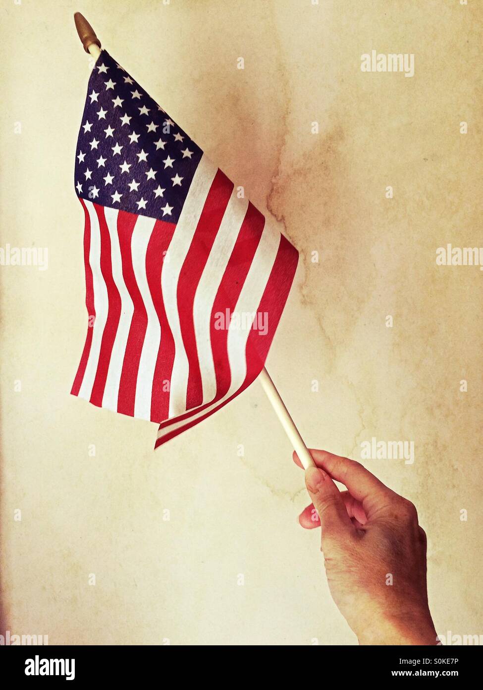 Petit Drapeau Rouge Banque d'image et photos - Alamy