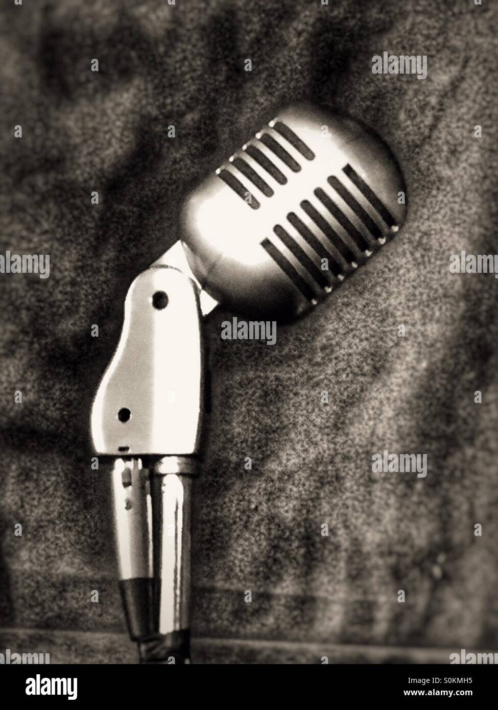 1950s microphone Banque de photographies et d’images à haute résolution ...