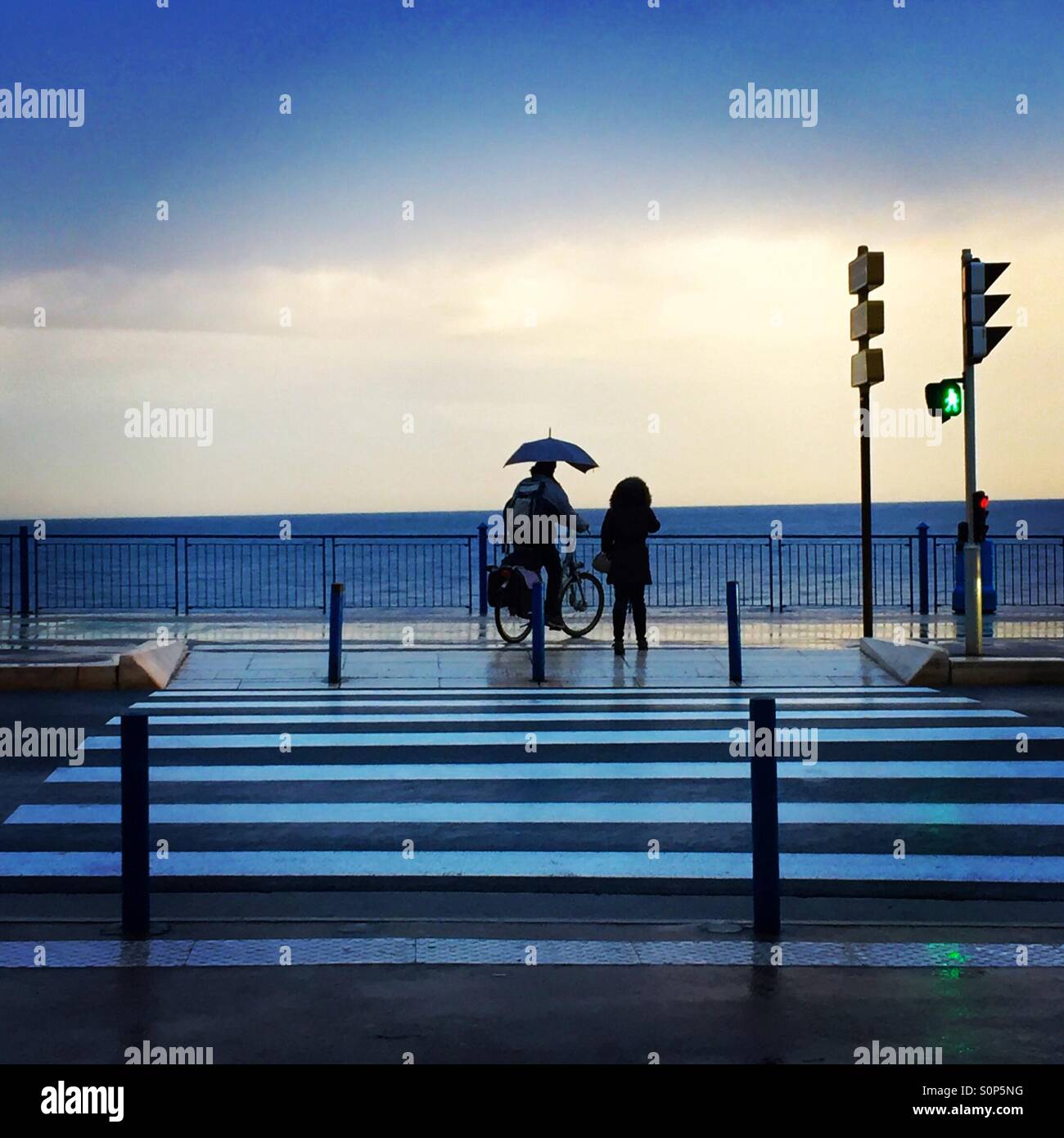 Rainy day in nice france Banque de photographies et d’images à haute ...