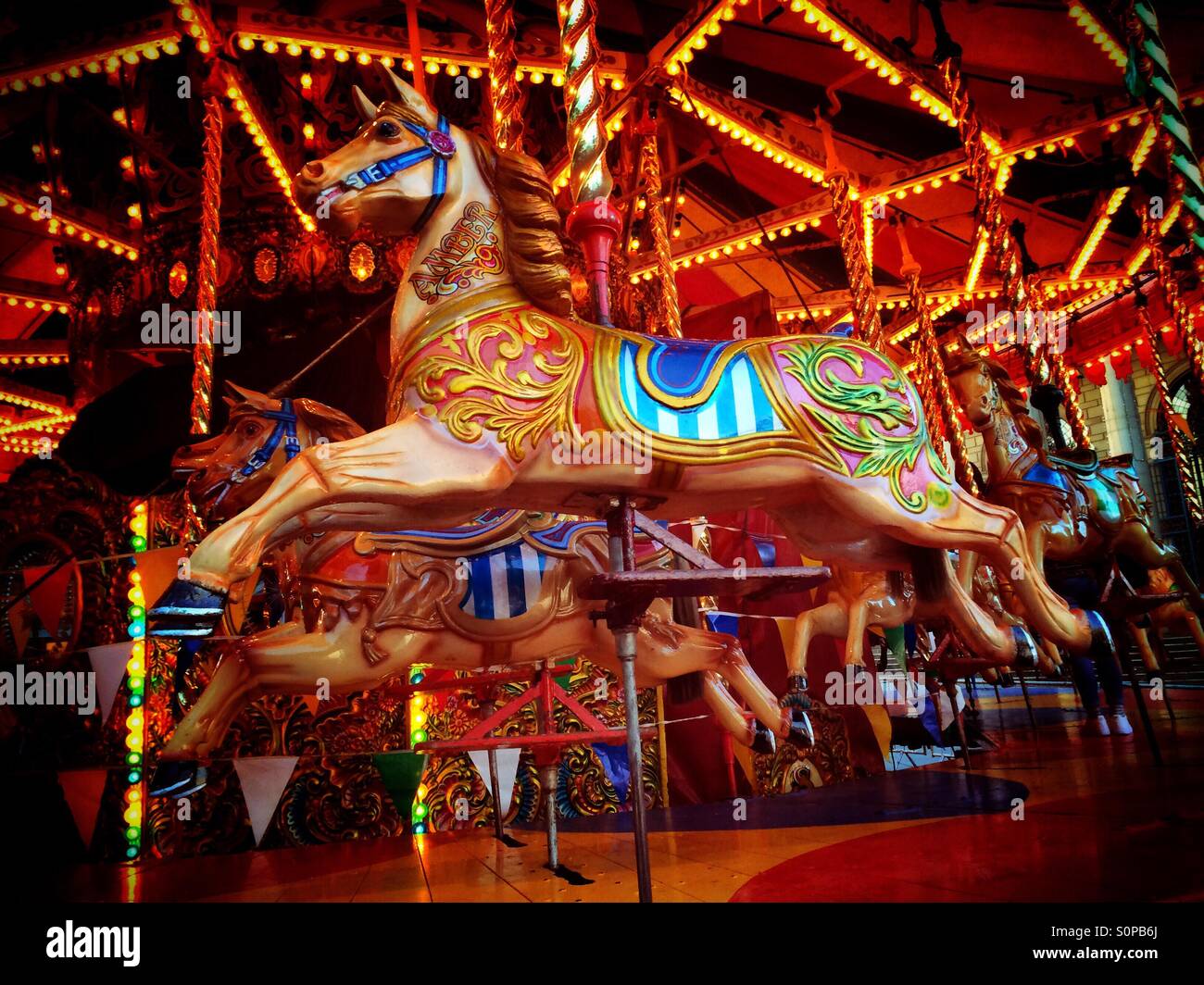 Fairground carousel Banque de photographies et d’images à haute ...