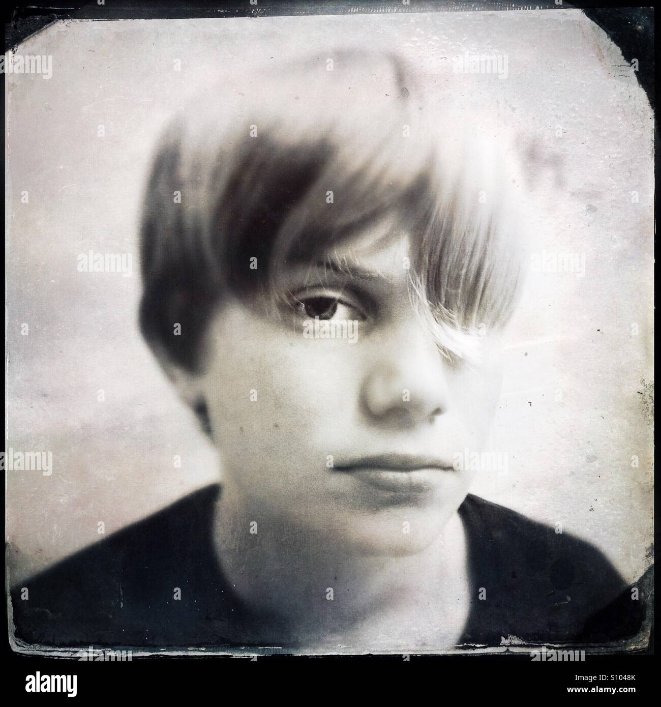 Moody teen boy Banque de photographies et d’images à haute résolution ... Moody teen boy Banque de photographies et d’images à haute résolution ...