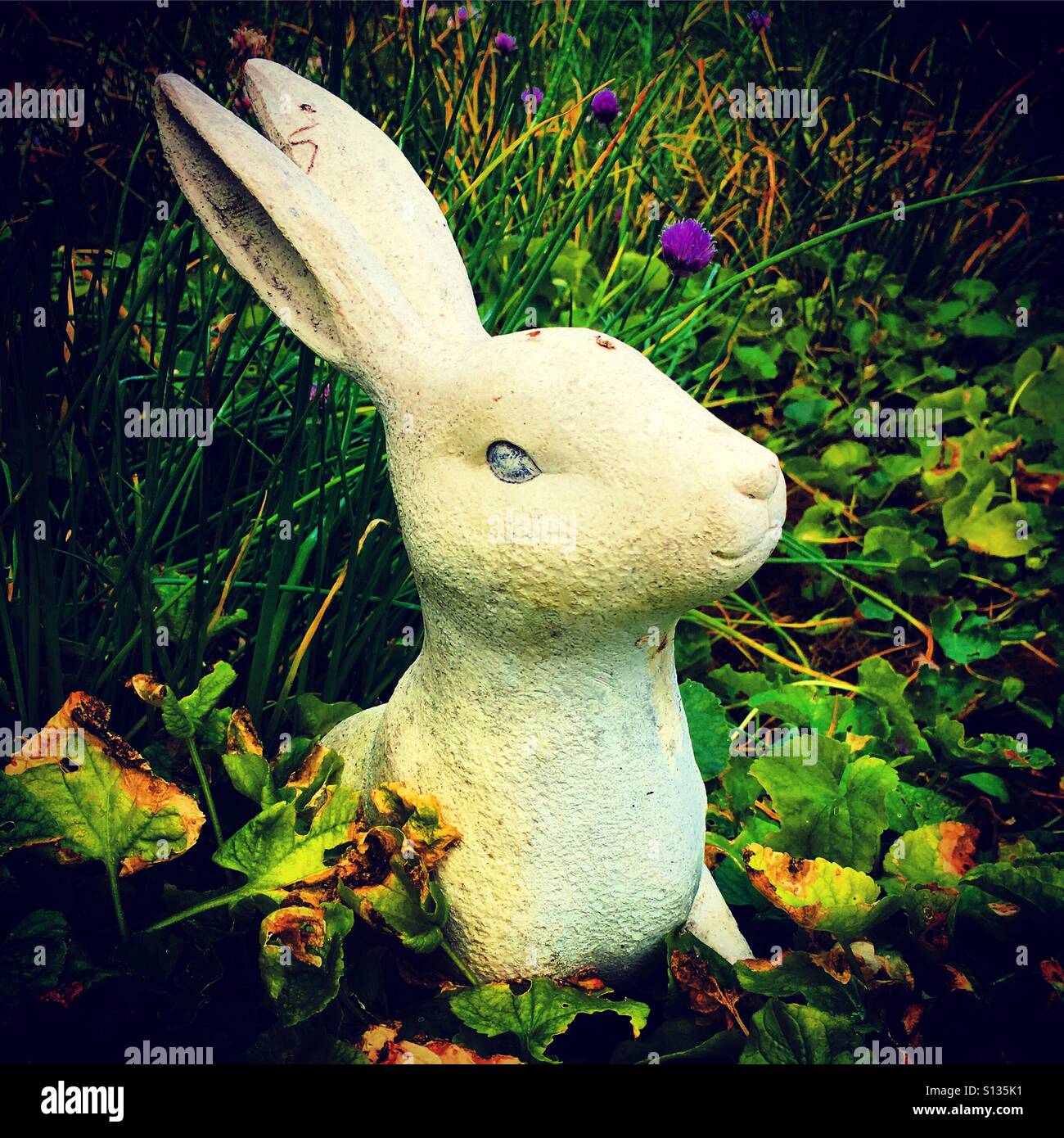 Statue de lapin blanc Banque de photographies et d’images à haute ...