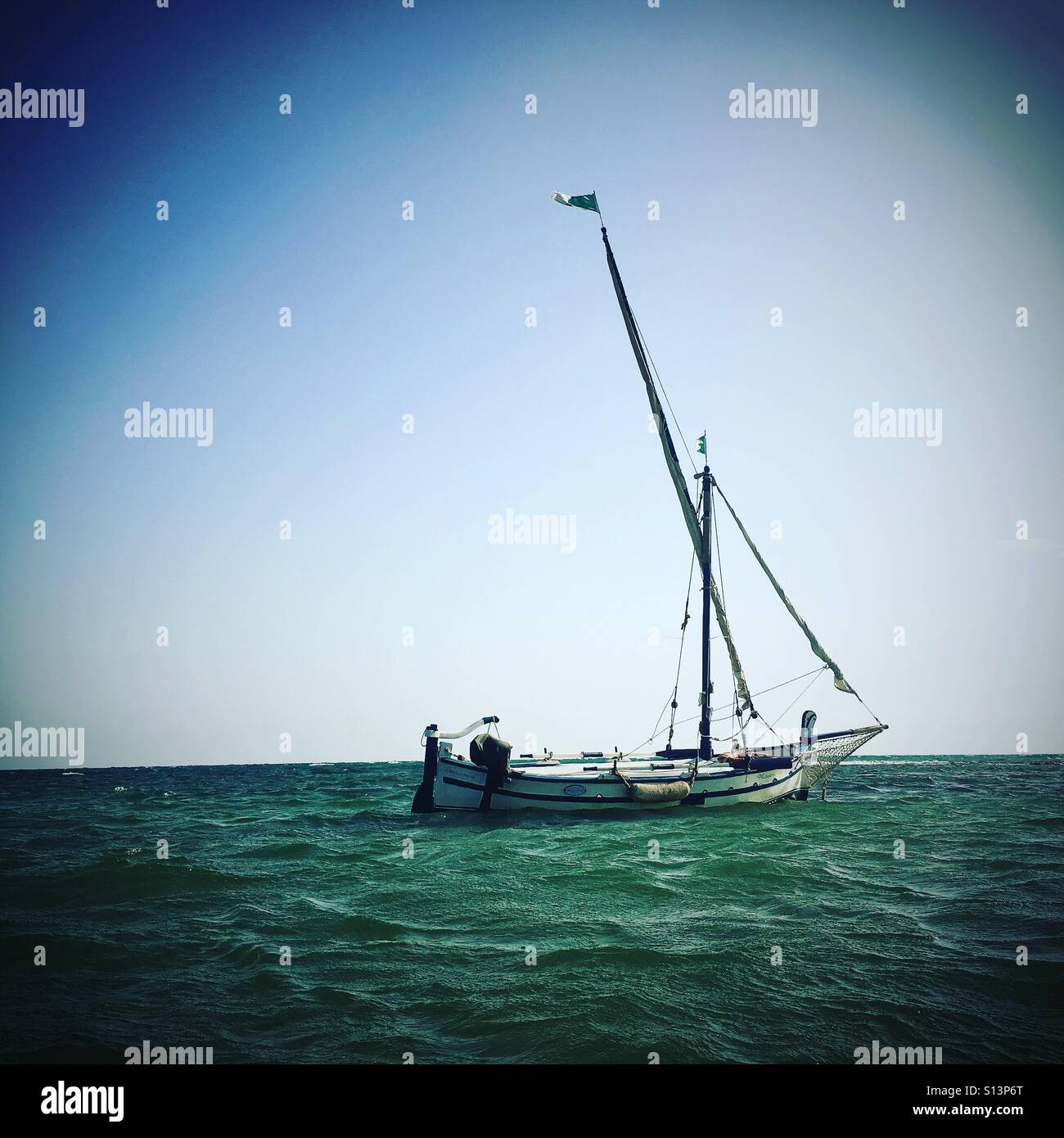 Bateau voile ancien Banque de photographies et d’images à haute résolution - Alamy