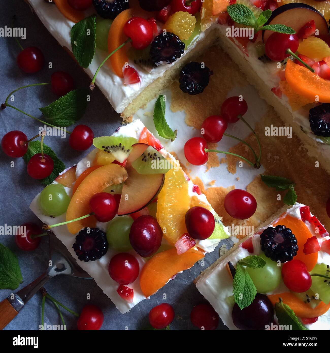 Gateau Aux Fruits Banque d'image et photos - Alamy