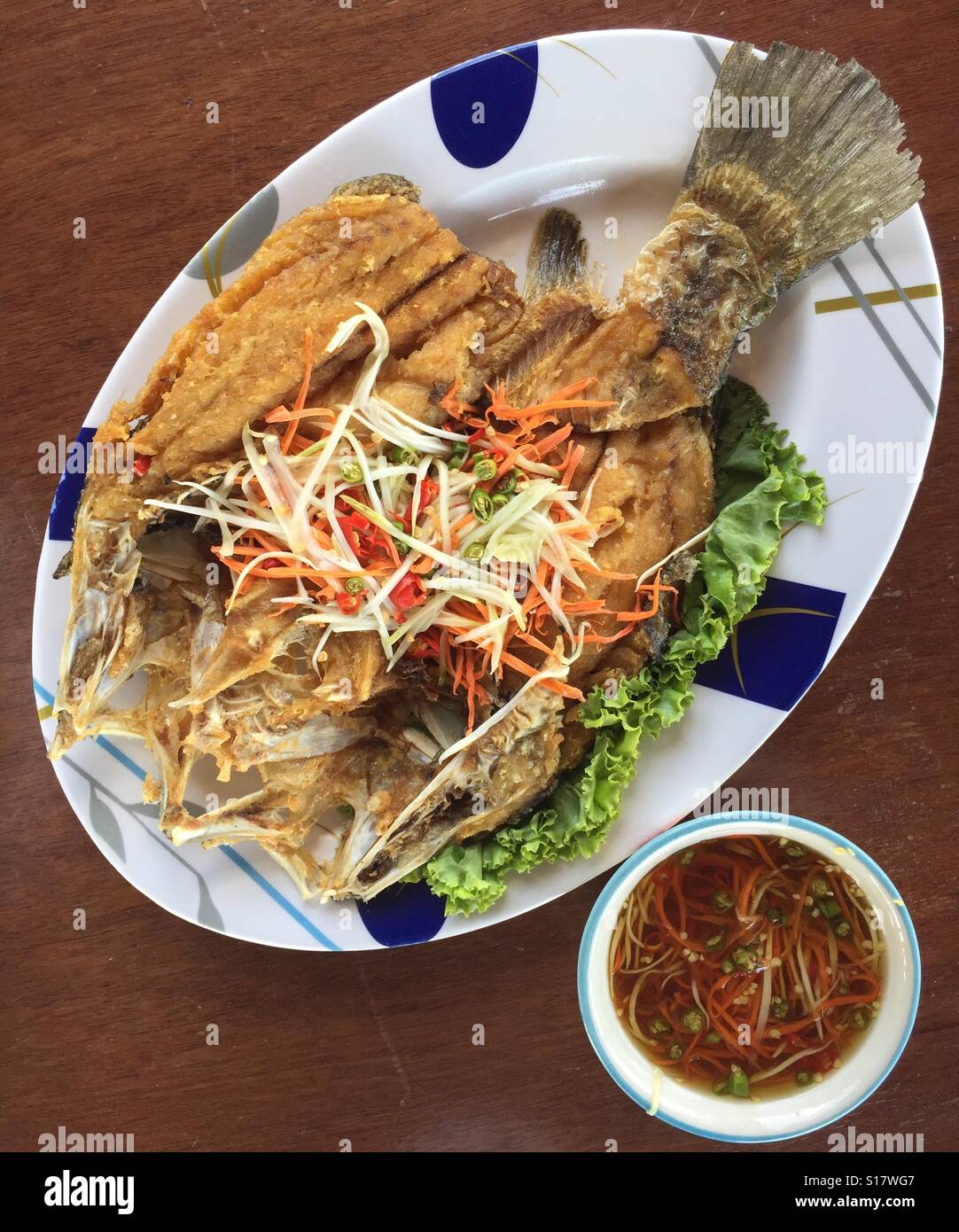 Thai crispy fish Banque de photographies et d’images à haute résolution ...