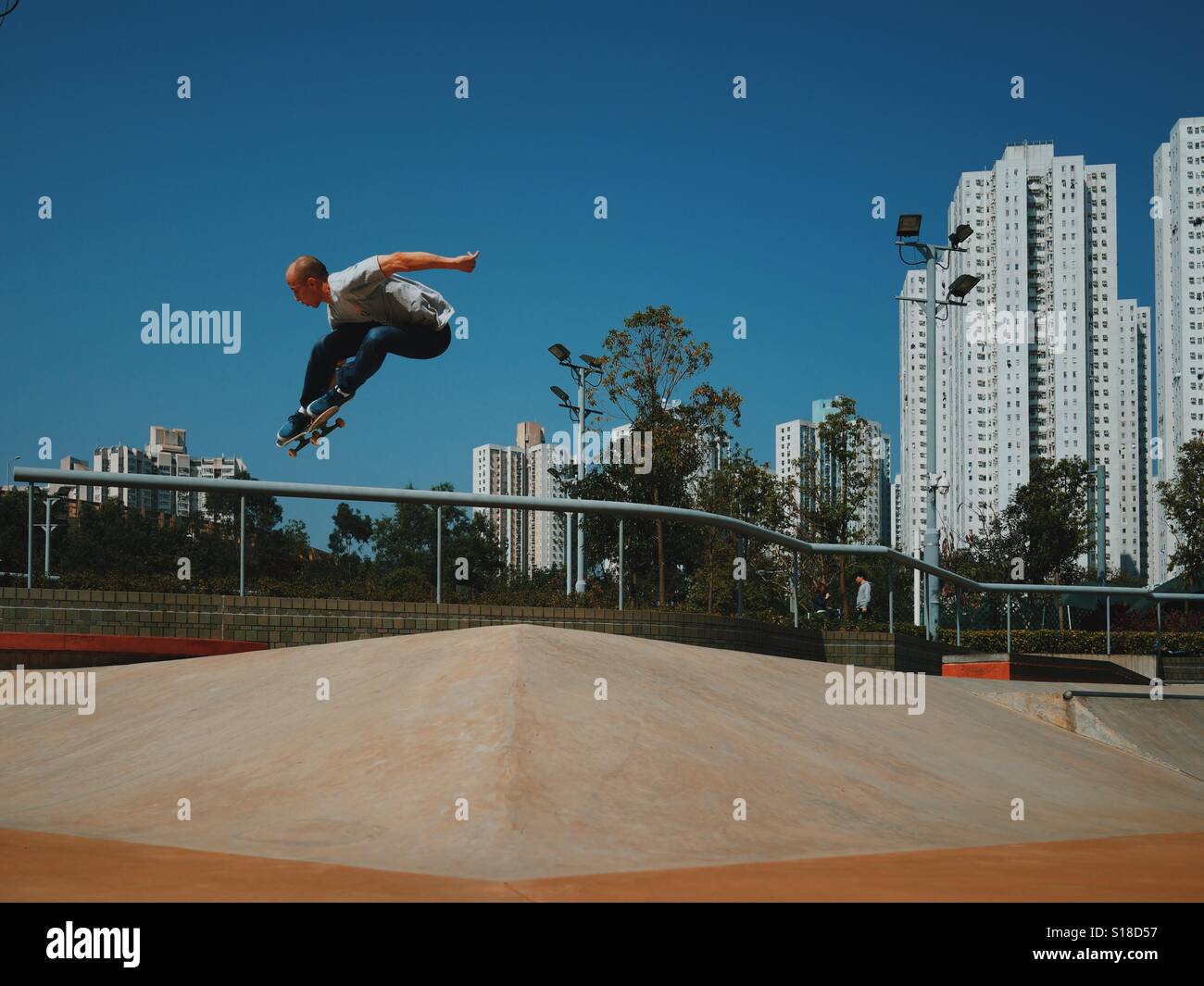 Faire de la planche à roulettes Banque de photographies et d’images à ...
