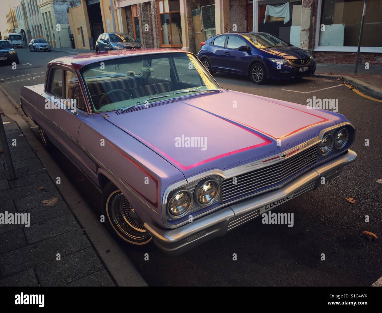Mauve car Banque de photographies et d’images à haute résolution - Alamy