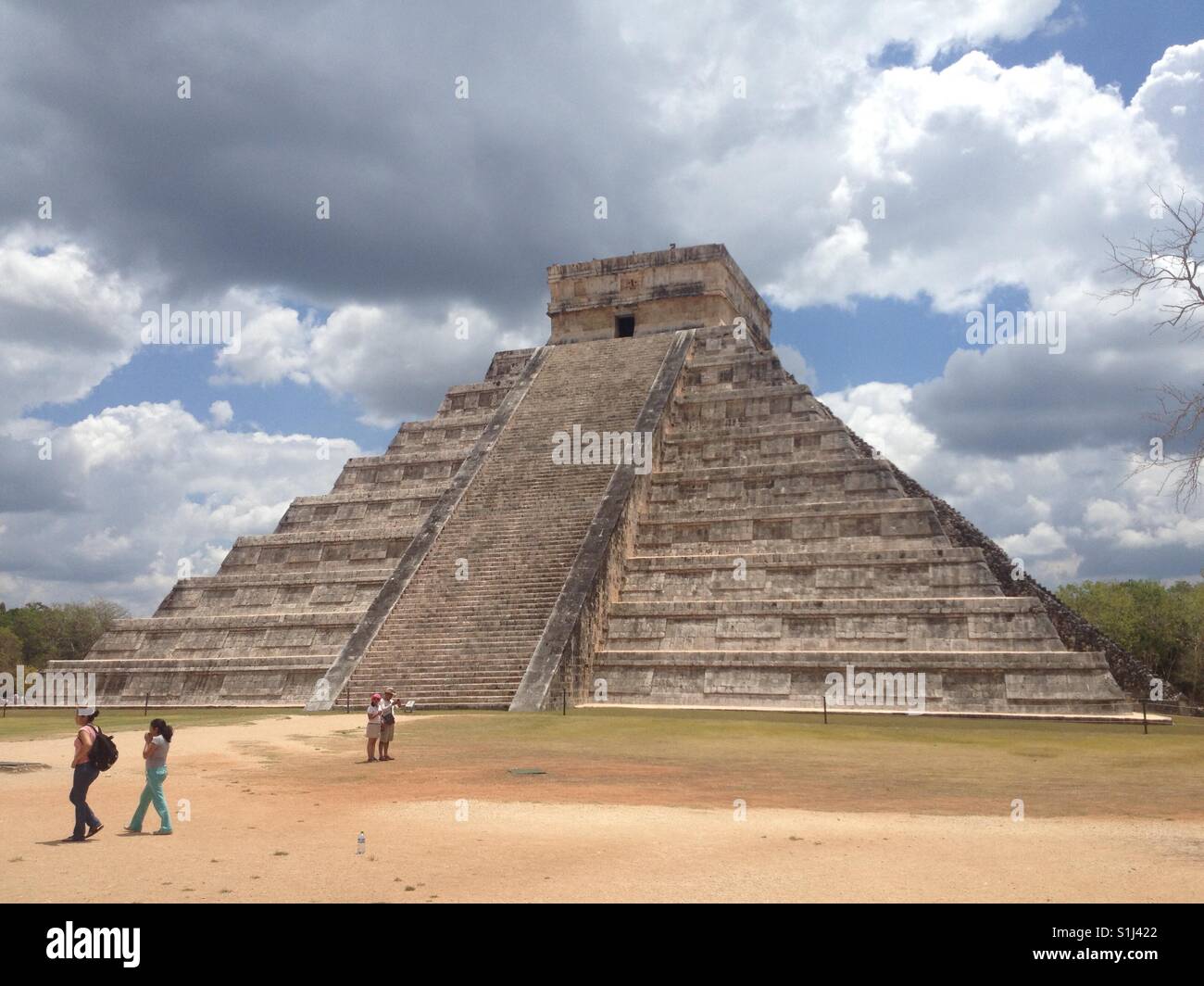 Pyramide chichen itza Banque de photographies et d’images à haute ...