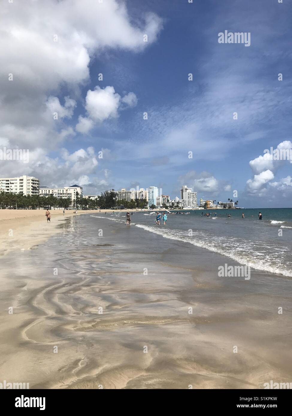 Puerto rico isla verde beach Banque de photographies et d’images à ...