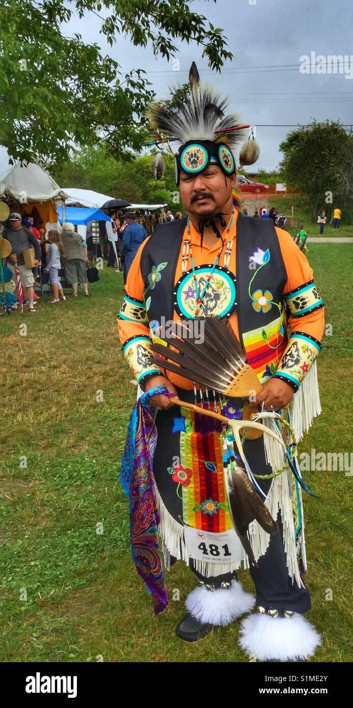 Danseur traditionnel de pow wow Banque de photographies et d’images à ...